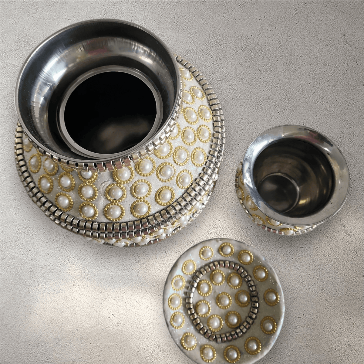 White Fancy Matka Set – The Guru's Hut